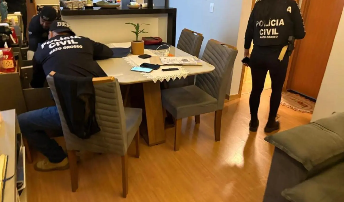 Polícia Civil cumpre mandados e desarticula esquema que desviou mais de ...